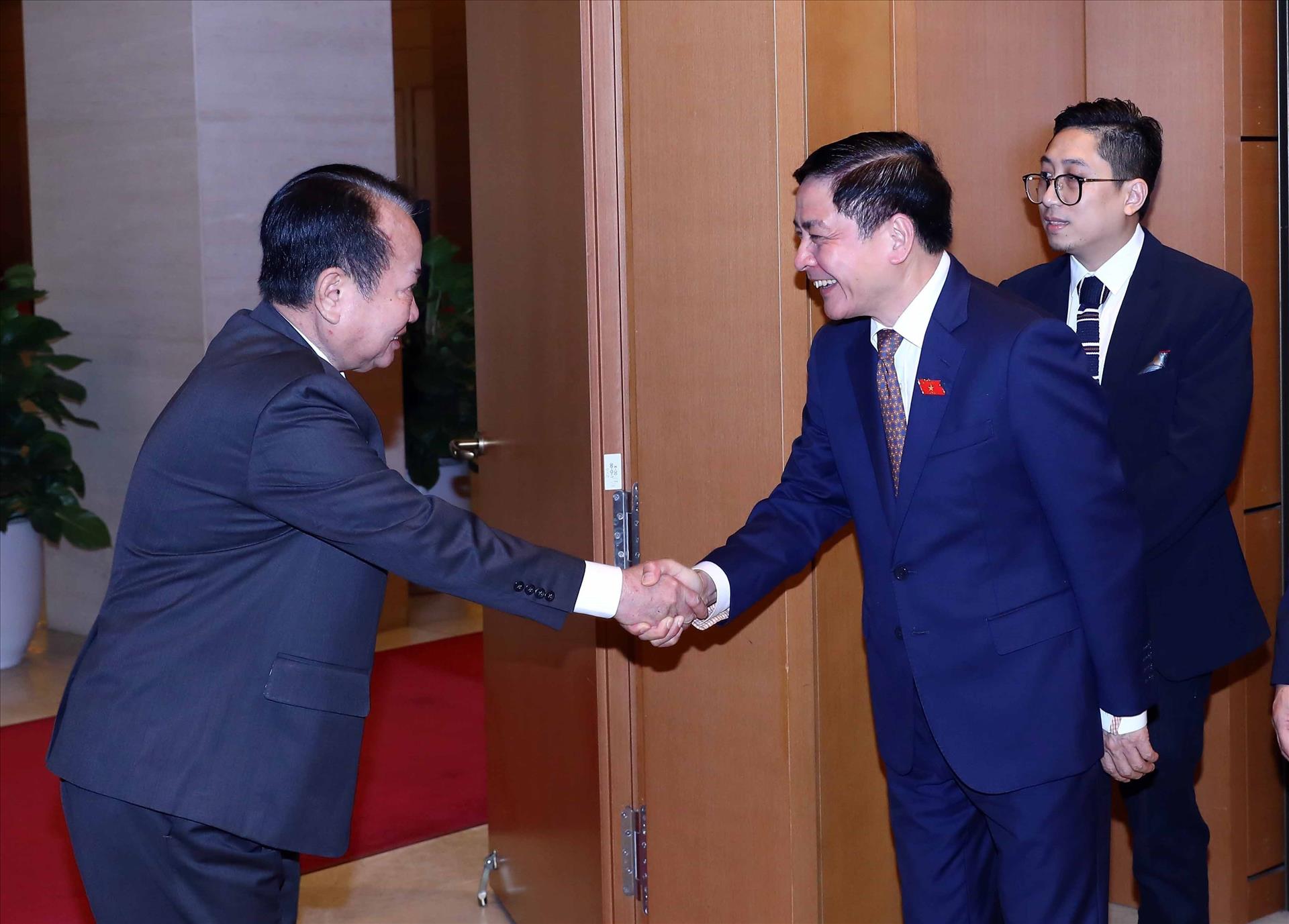 Tăng cường hợp tác hai cơ quan tham mưu, giúp việc cho Quốc hội Việt ...