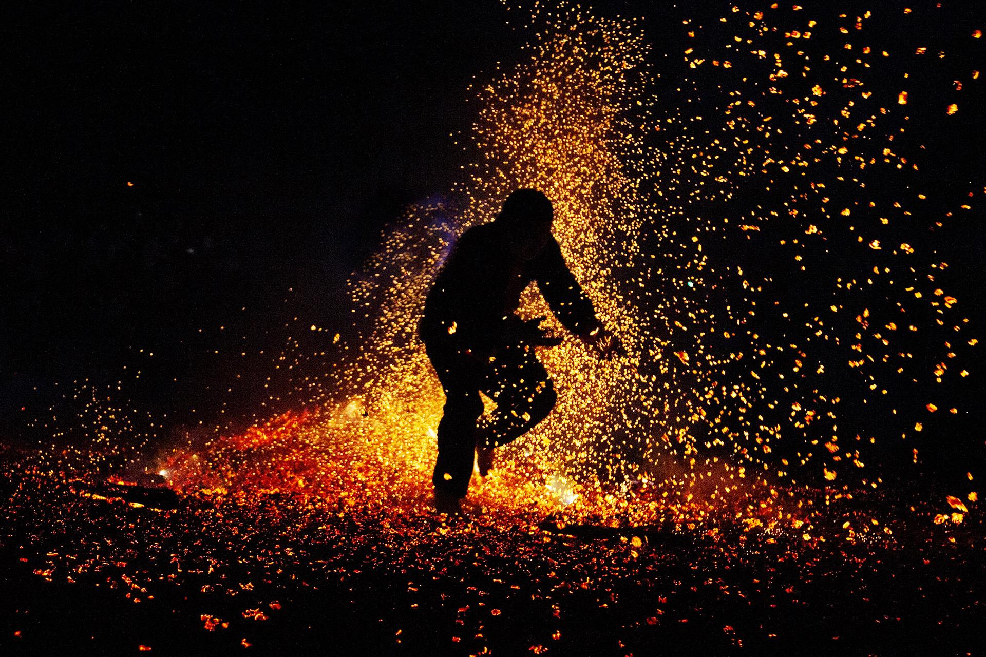 Lễ hội Nhảy lửa của người Pà Thẻn