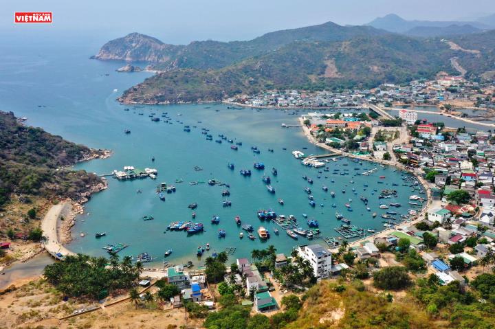 Vịnh Vĩnh Hy: Top 4 vịnh biển đẹp nhất Việt Nam