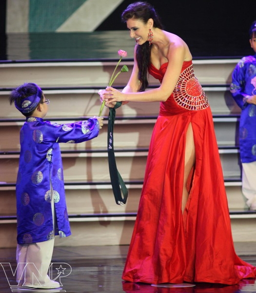 Miss Earth 2010 Crowned