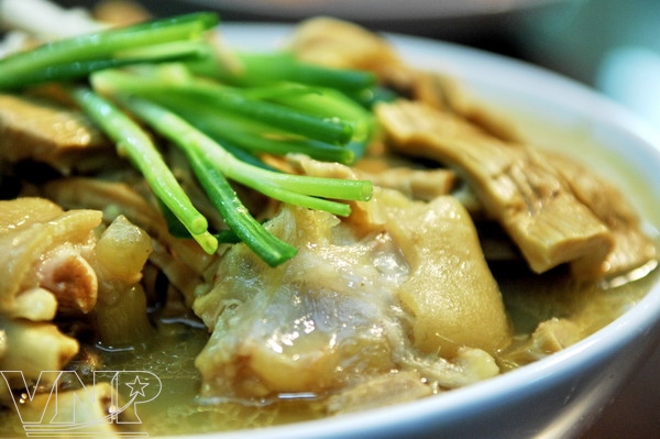 Sopa de brotes de bambú secos