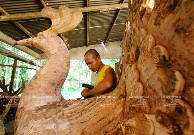 In pictures: Vocational training at a Buddhist pagoda