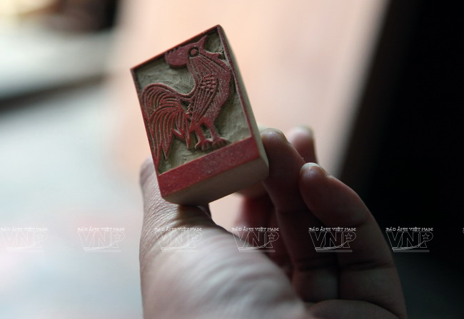 https://vietexplorer.com - Stamp Carving in Hanoi