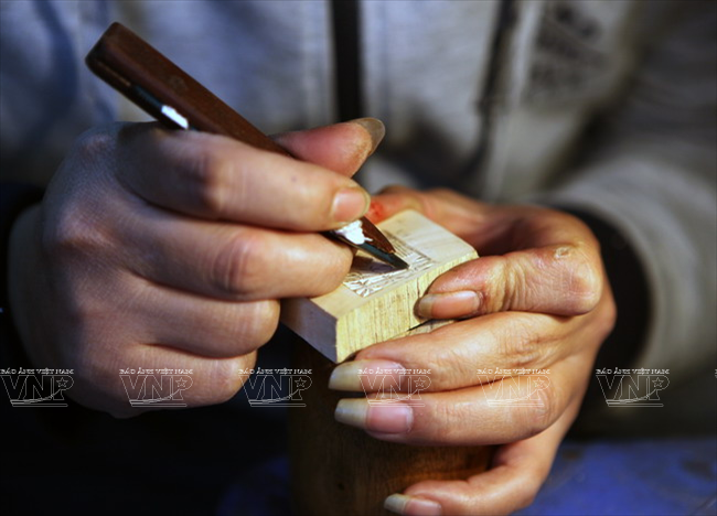 https://vietexplorer.com - Stamp Carving in Hanoi