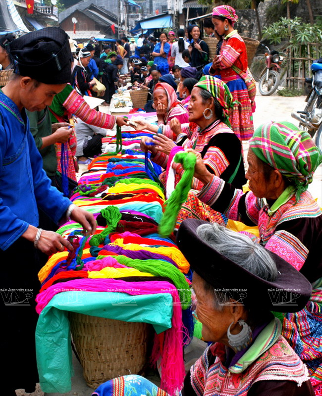 The Hmong’s Linen Weaving