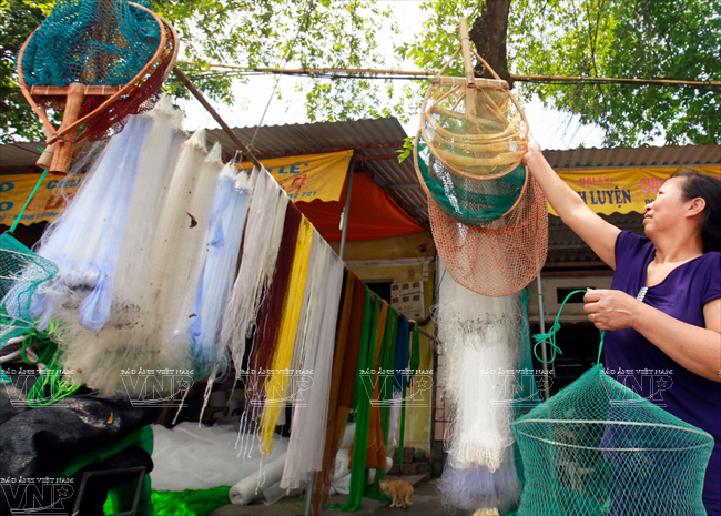 The Village of Weaving Fishing Nets