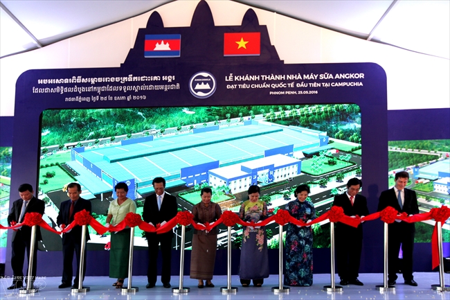 Vinamilk khánh thành nhà máy Angkor Milk tiêu chuẩn quốc tế tại Campuchia.
